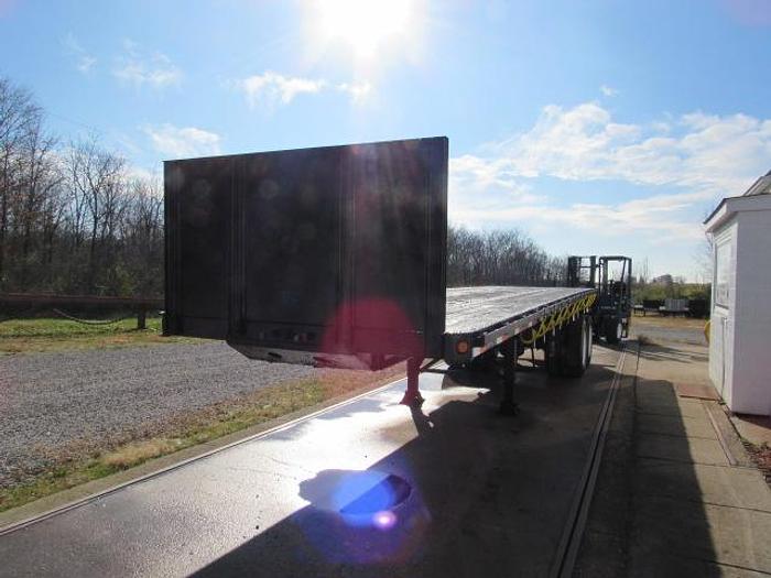 Used 2006 Wade 32' X 96" Flatbed Moffett Trailer for Sal...