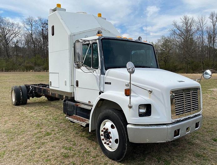 Used 2001 FREIGHTLINER FL80 for Sale in Birmingham, Alabama