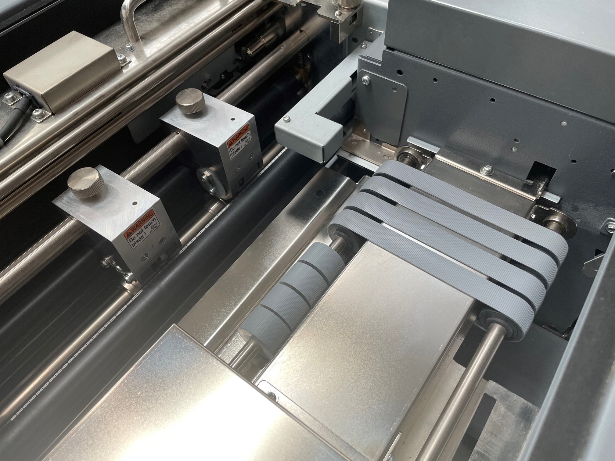 Duplo DC445 Creaser - Glendale Presentation Solutions