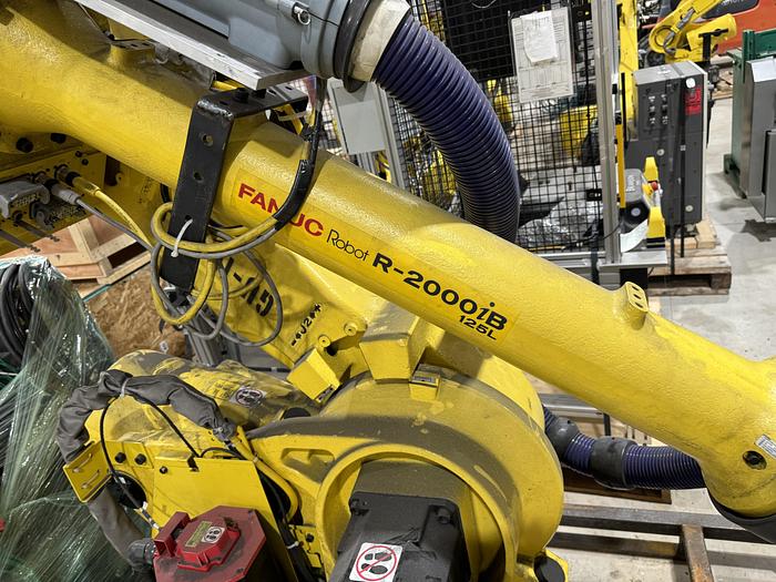 FANUC R-2000iB/125L ROBOT ON 80' RTU WITH R-30iB CONTROL