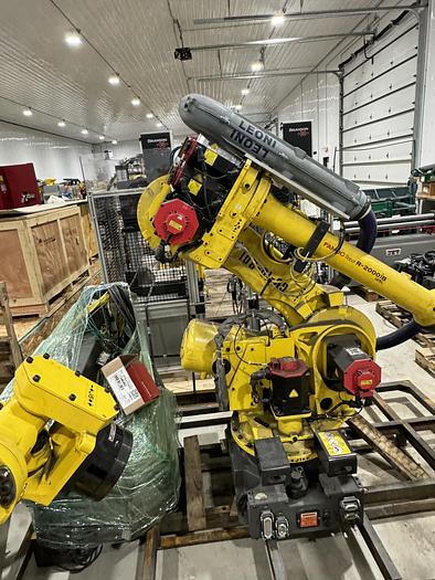 FANUC R-2000iB/125L ROBOT ON 80' RTU WITH R-30iB CONTROL