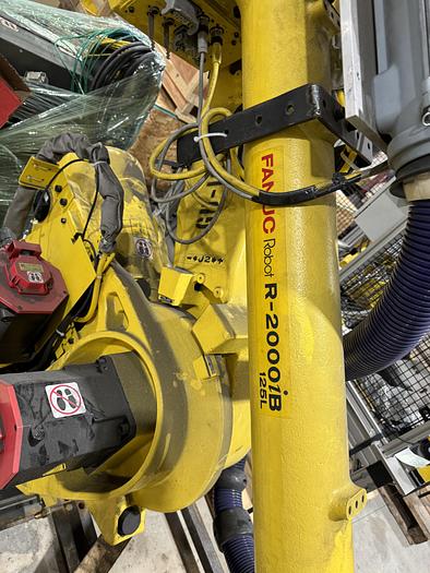 FANUC R-2000iB/125L ROBOT ON 80' RTU WITH R-30iB CONTROL