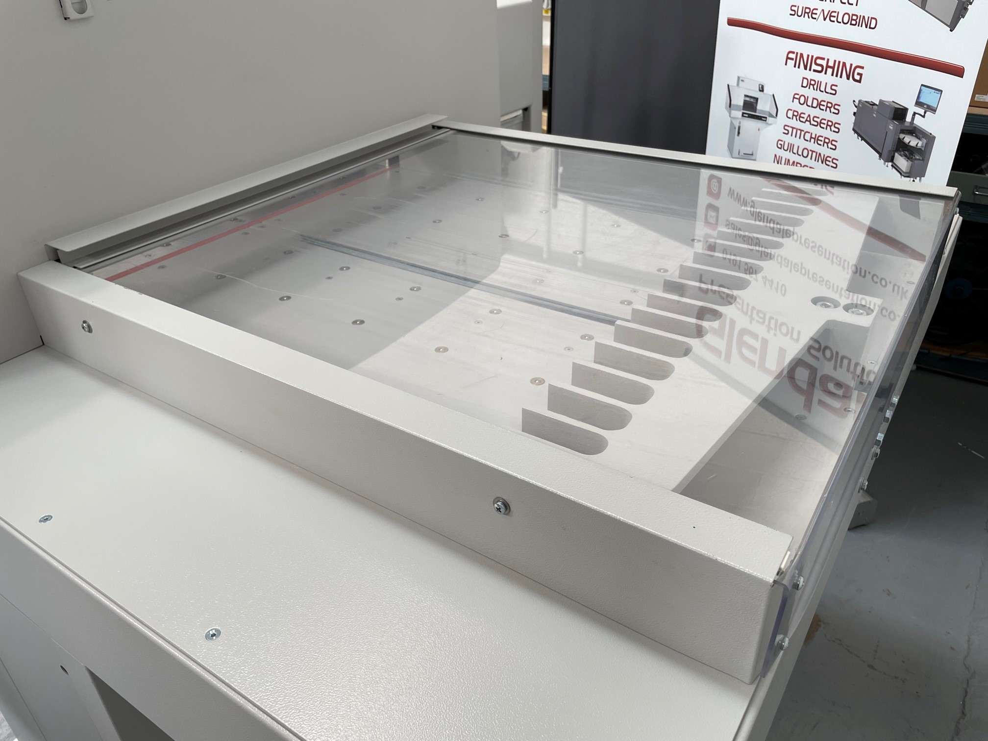 EBA 721-06 LT Guillotine - Glendale Presentation Solutions