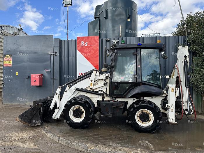 Used JCB 2CX STREETMASTER for Sale in Luton, United Kingdom
