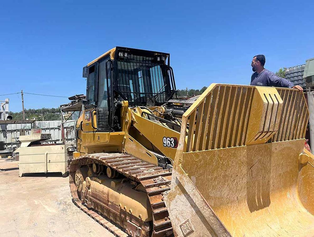 Used 2024 CATERPILLAR 963 WH for Sale at Ron Rad