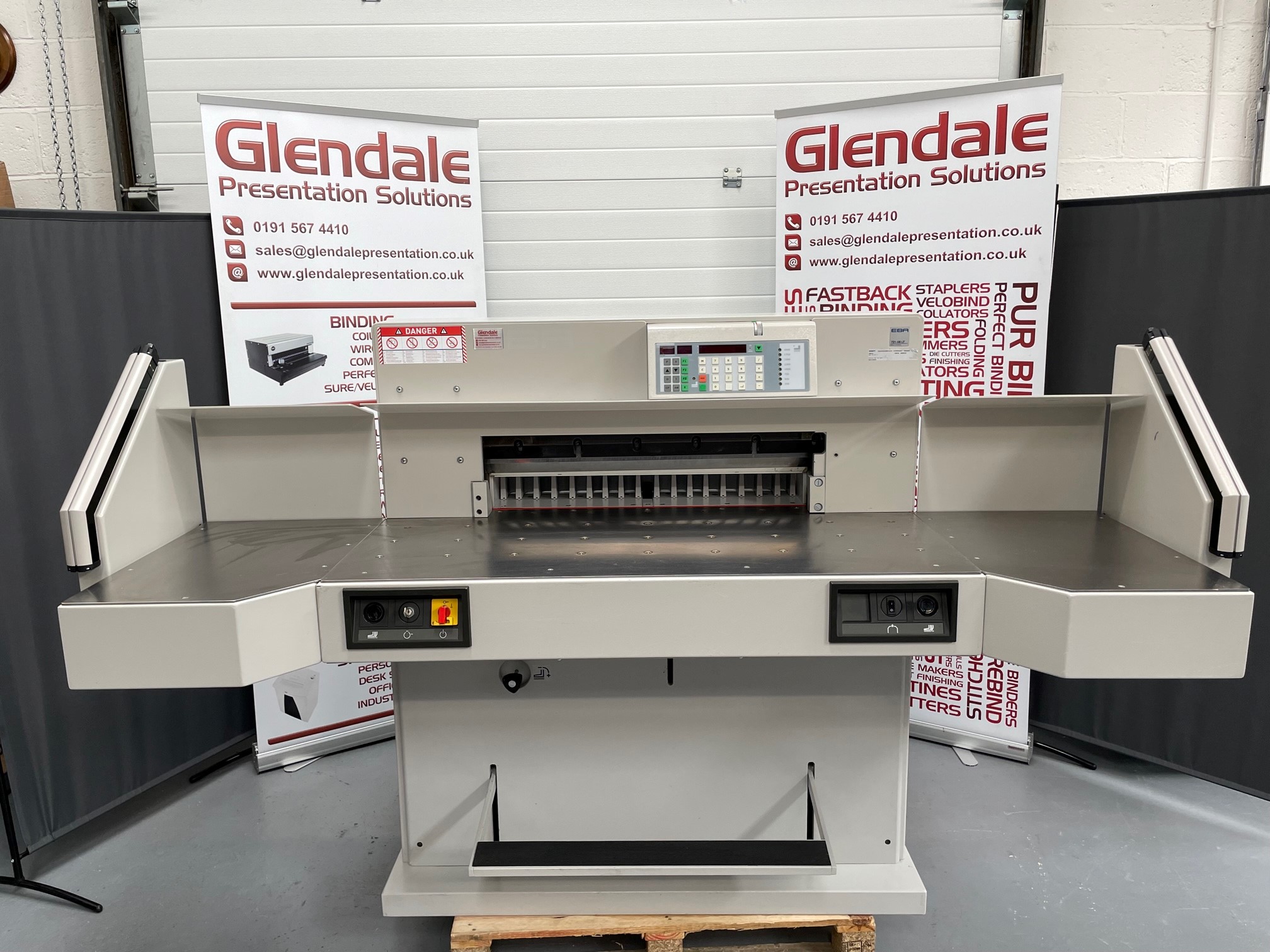 EBA 721-06 LT Guillotine - Glendale Presentation Solutions