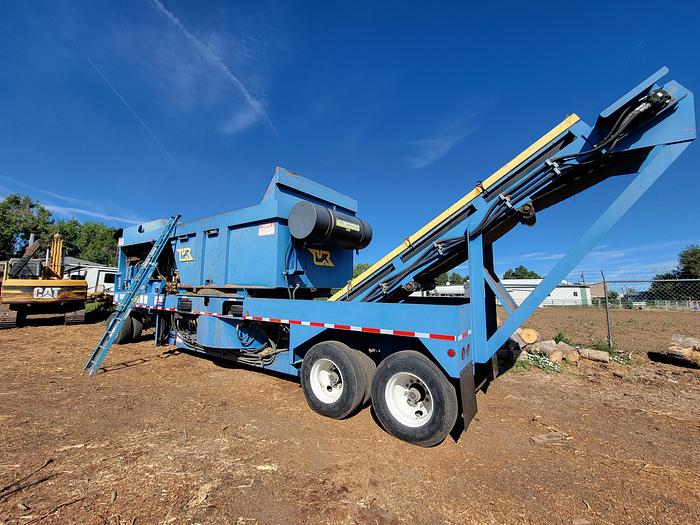 Used 2016 UNIVERSAL REFINER RMAG 92 for Sale at Grinder Crusher Screen