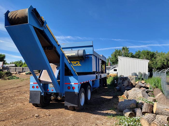 Used 2016 UNIVERSAL REFINER RMAG 92 for Sale at Grinder Crusher Screen